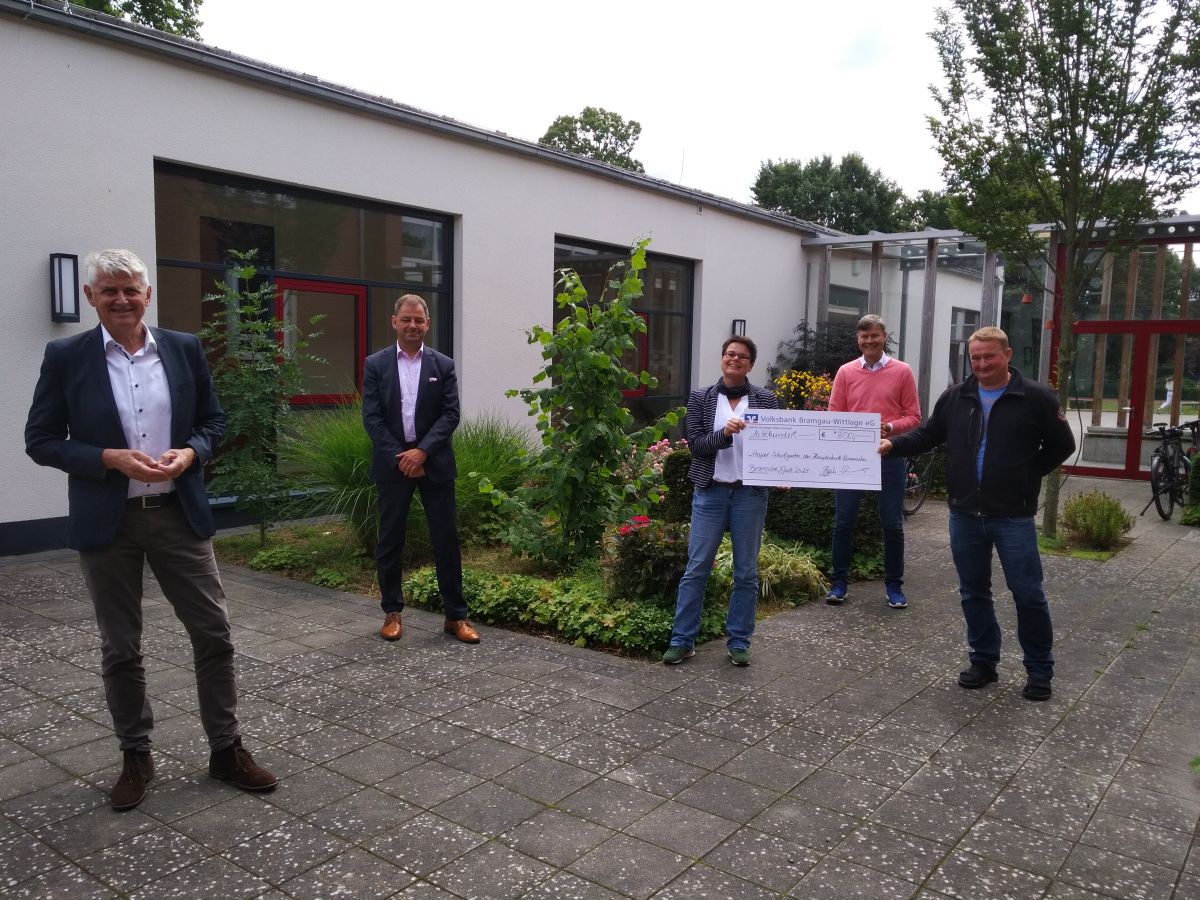 8oo Euro für die Umweltschule | Hauptschule Bramsche